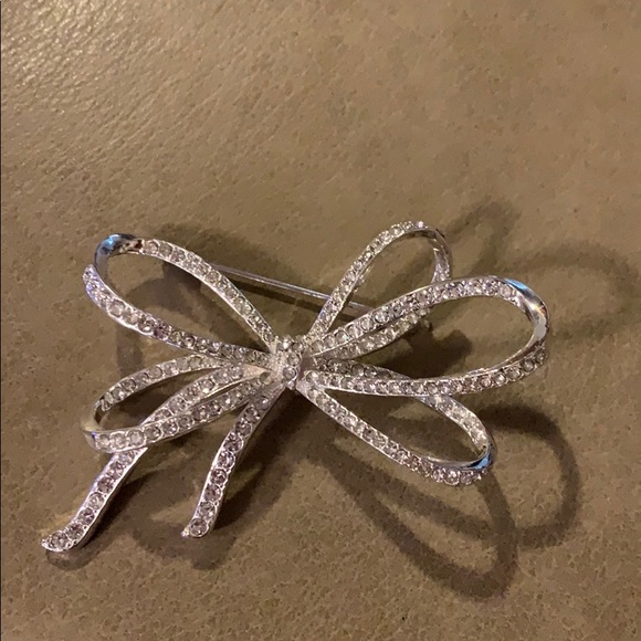 Anne Klein | Jewelry | 525 Pretty Anne Klein Brooch | Poshmark
